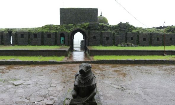 Raigad: Explore The Gibraltar Of the East! Top Attractions!