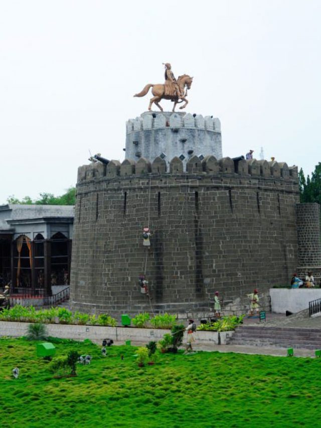 Solapur: Explore The Beautiful City In Maharashtra! - People Places