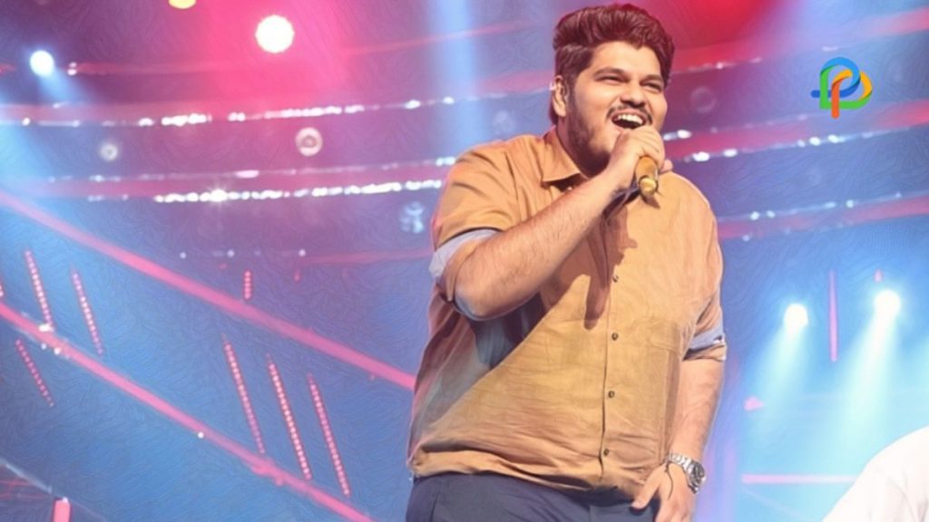 Ashish Kulkarni: Net Worth, Family, Relationship, And More! - People Places